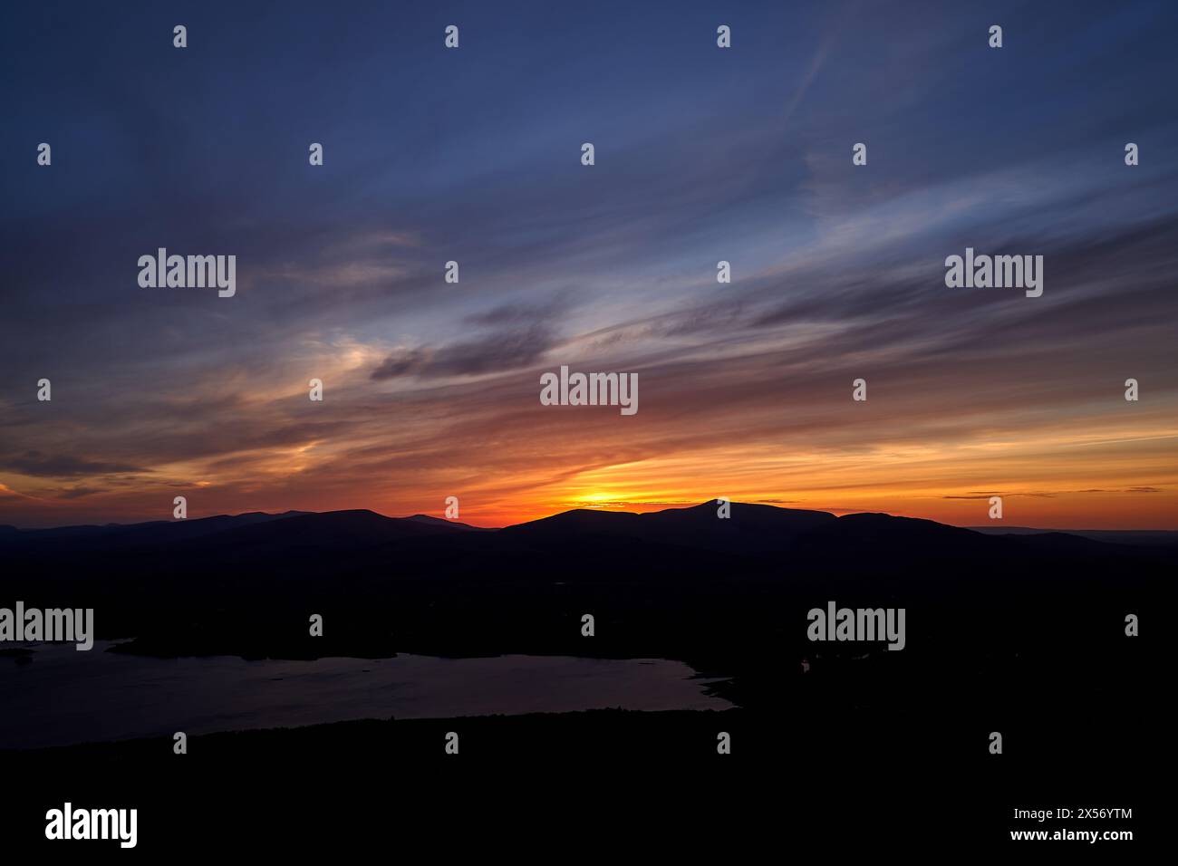 ireland mountains morning light mist fog Stock Photo - Alamy