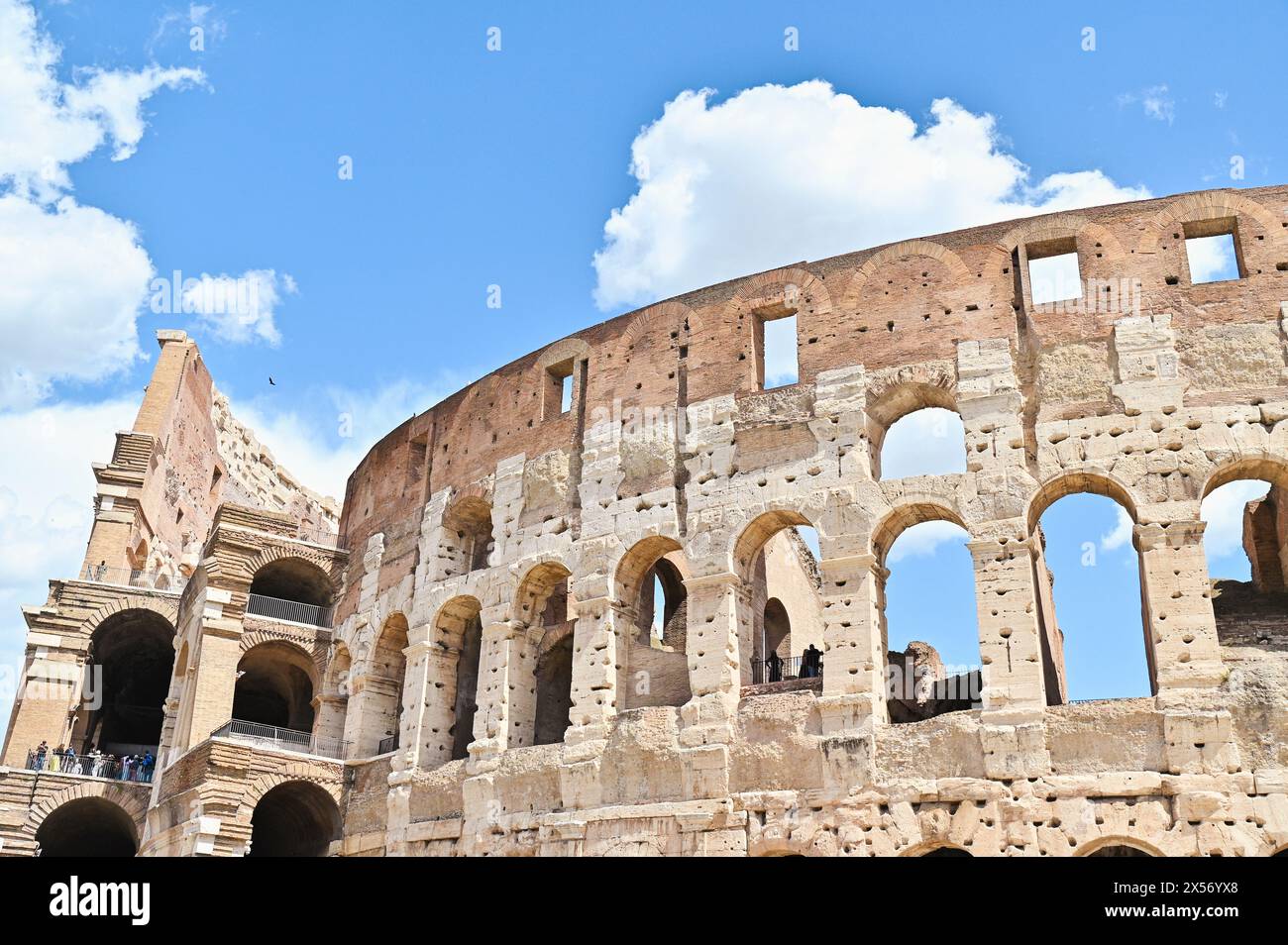 Rome colosseum stands majestically hi-res stock photography and images ...