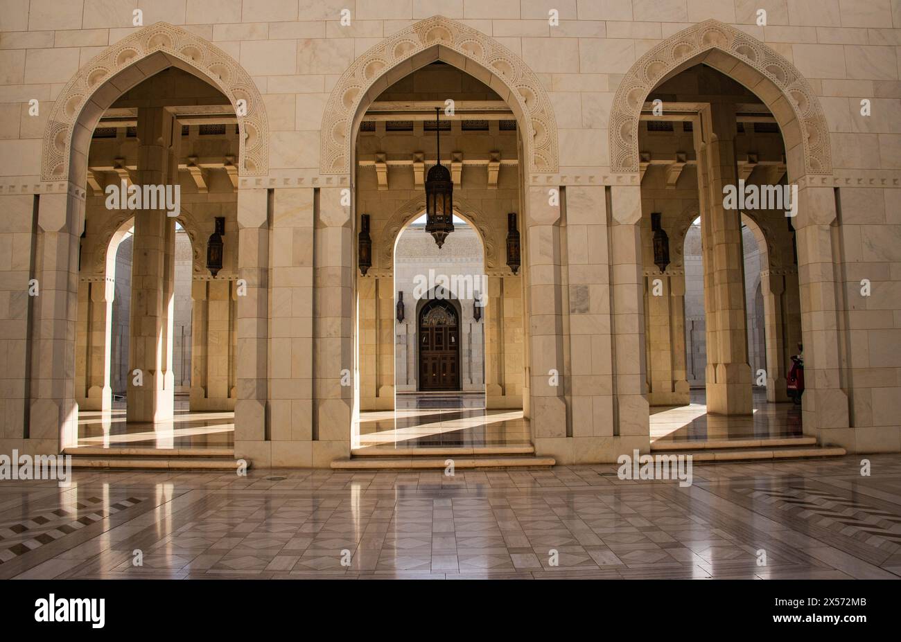 Interior design at the Sultan Qaboos Grand Mosque, Muscat, Oman Stock ...