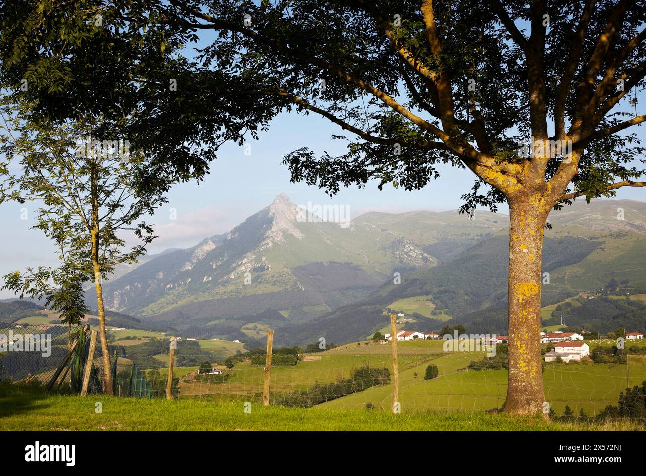 Monte Txindoki, Sierra de Aralar, Lazkaomendi, Gipuzkoa, Euskadi, Spain ...