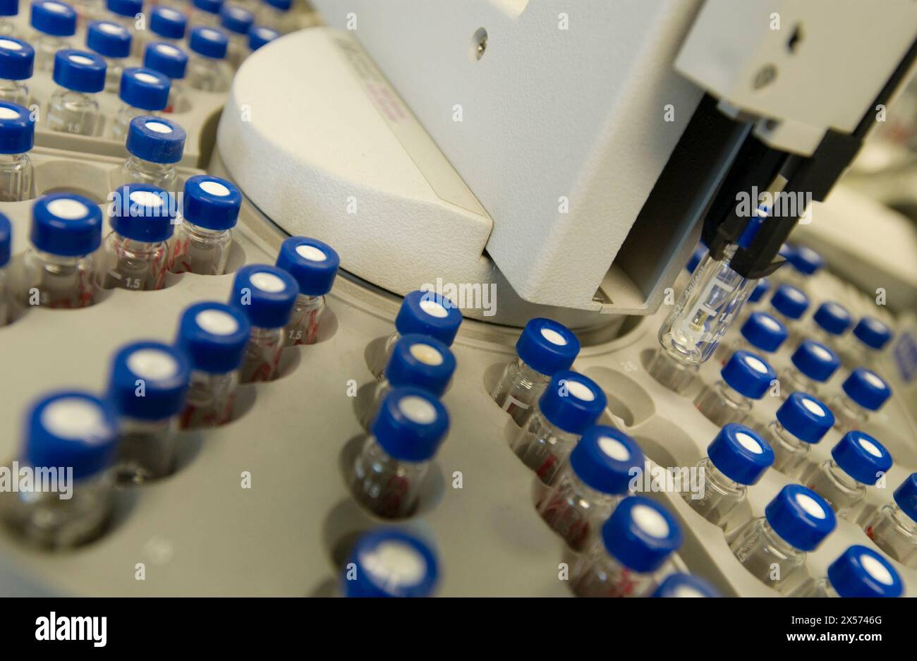 Organic chemistry lab, Gas chromatographer with thermal conductivity ...