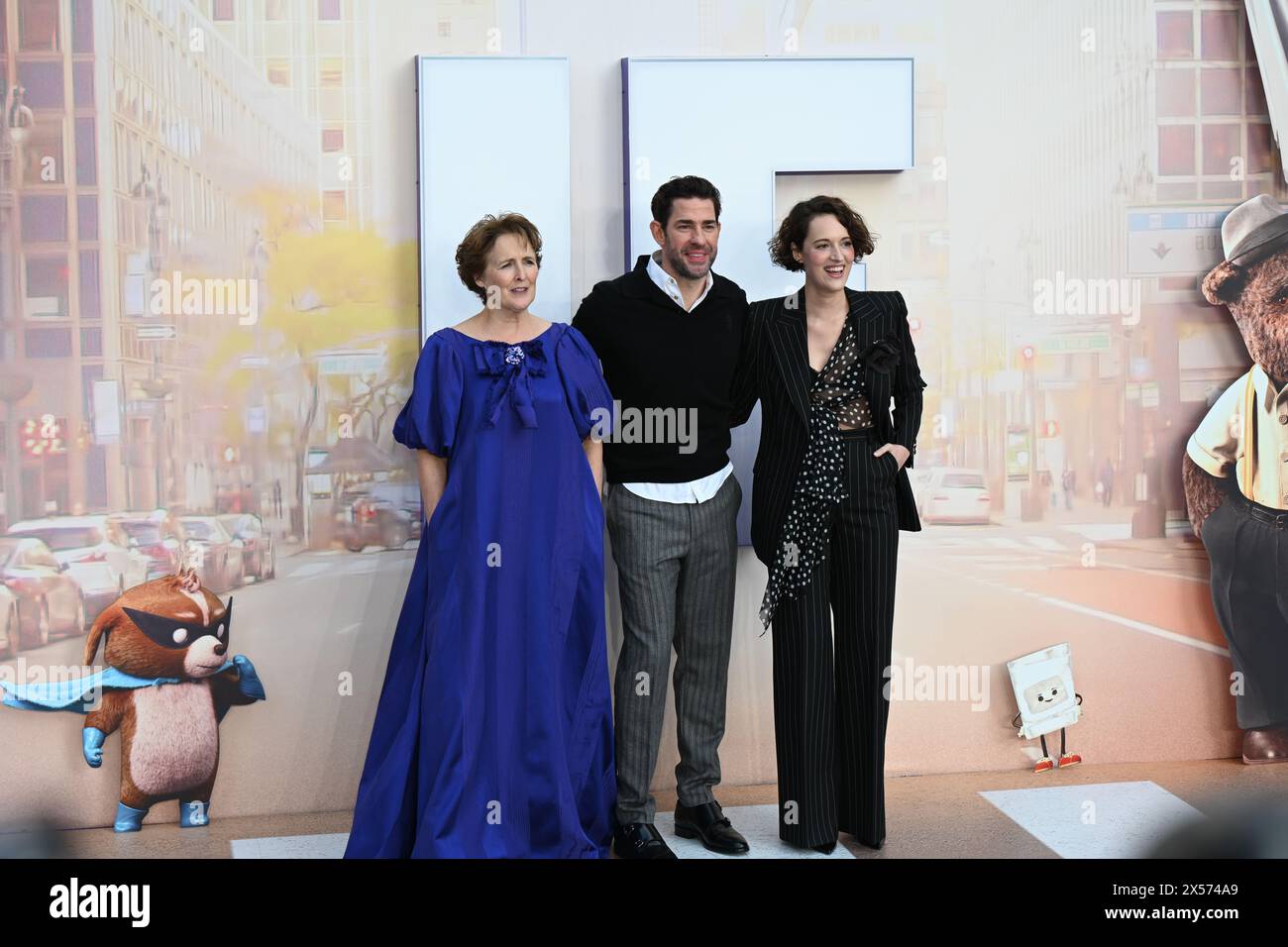 Phoebe waller bridge fiona shaw hi-res stock photography and images - Alamy