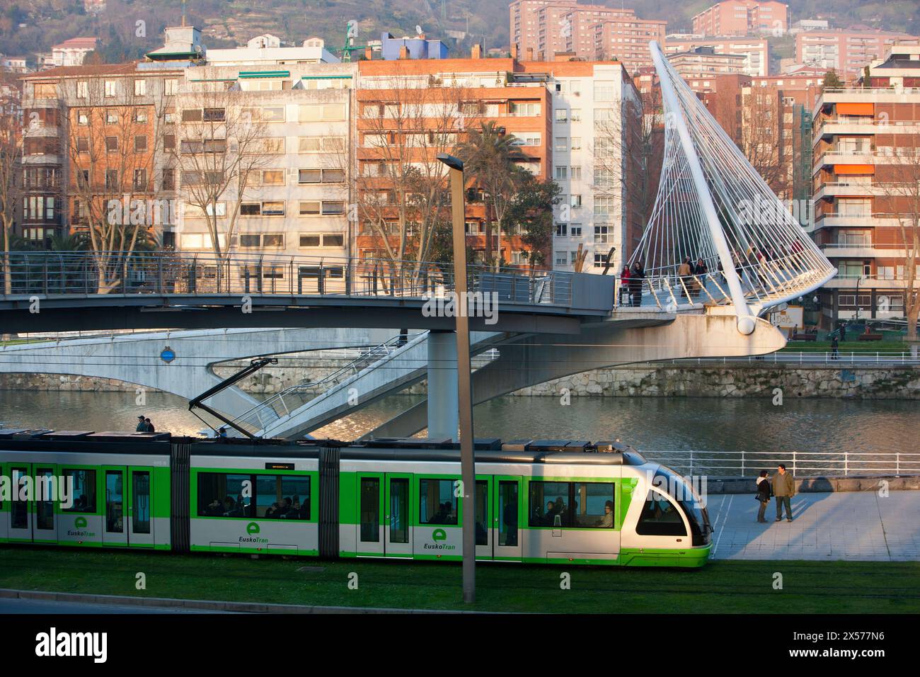 View of «Pasarela de Uribitarte« bridge, also called «Zubi-Zuri« (means ...