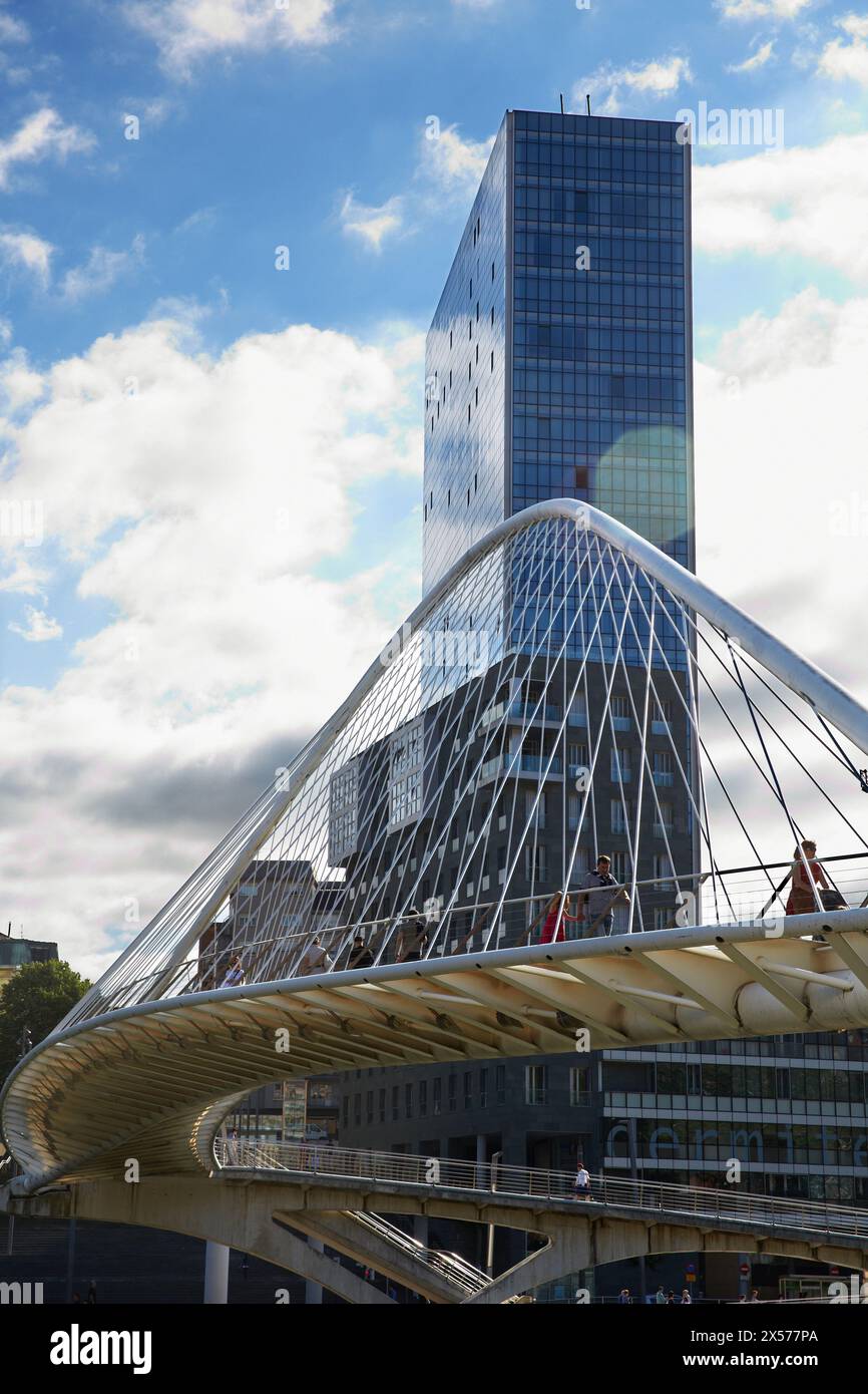 Santiago Calatrava's Zubizuri footbridge across Nervion river and ...