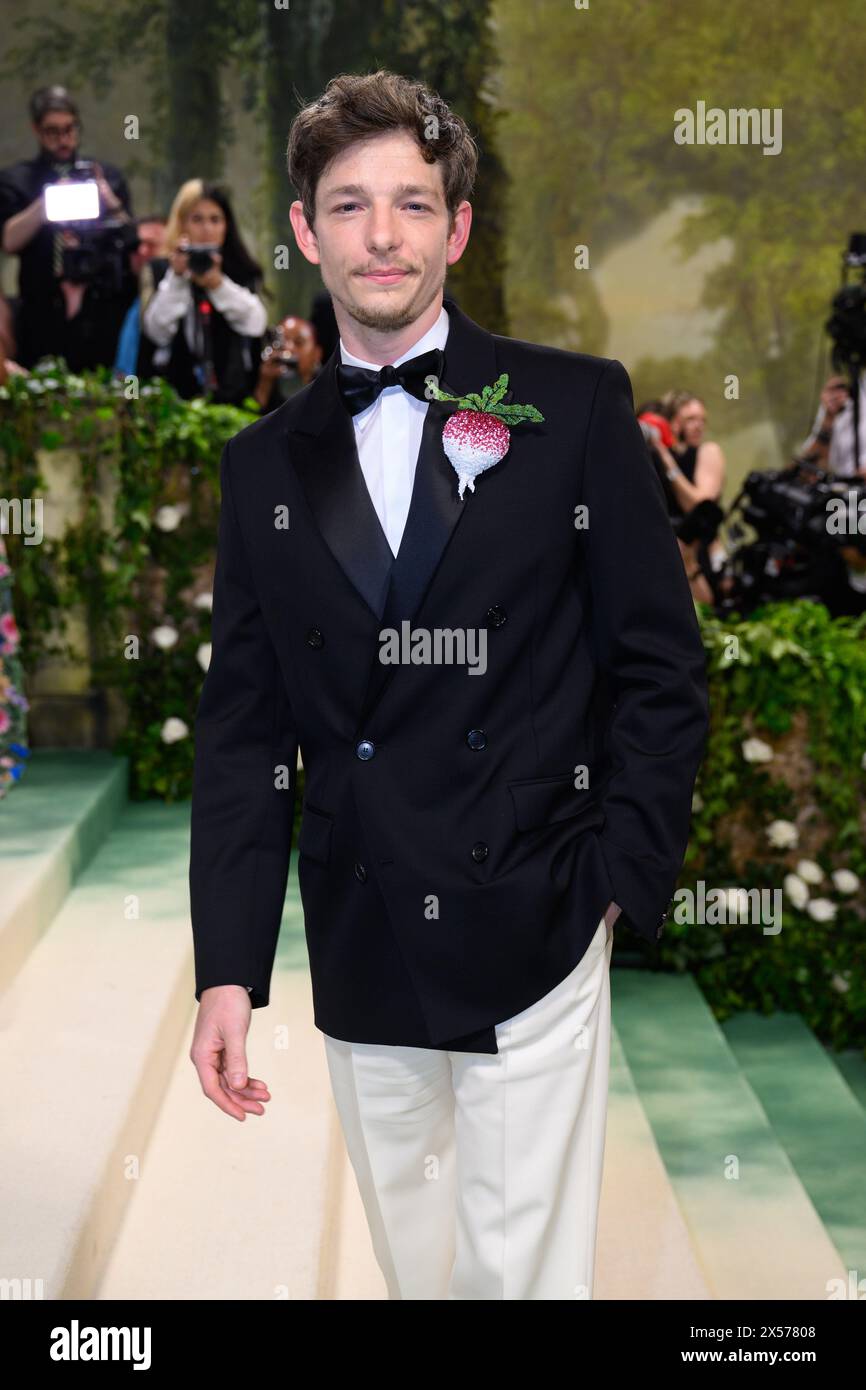 New York, USA. 6 May 2024. Mike Faist attending the Metropolitan Museum ...