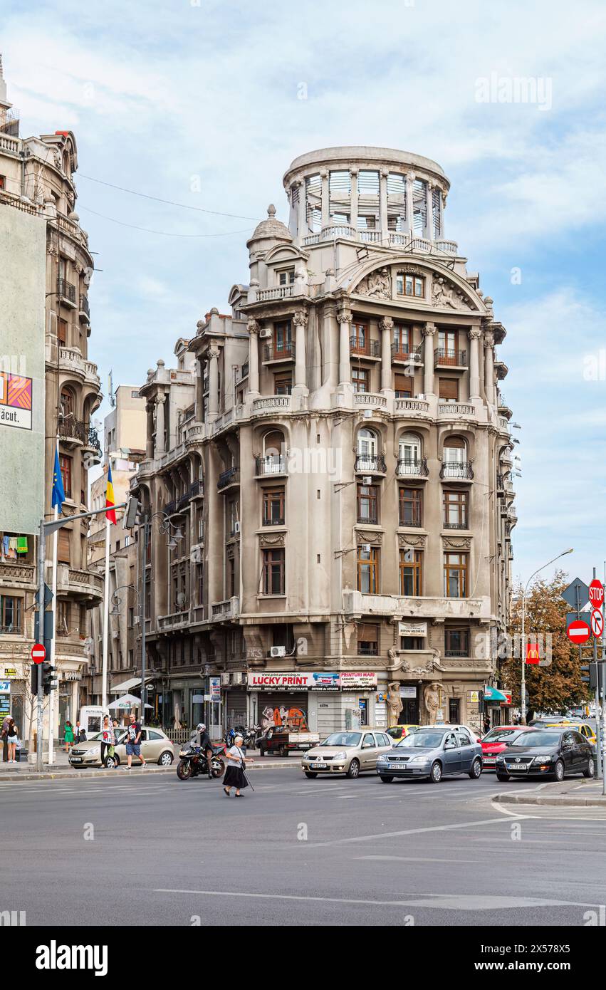 Grimy historic buildings with gloriettes in Piața Națiunile Unite ...
