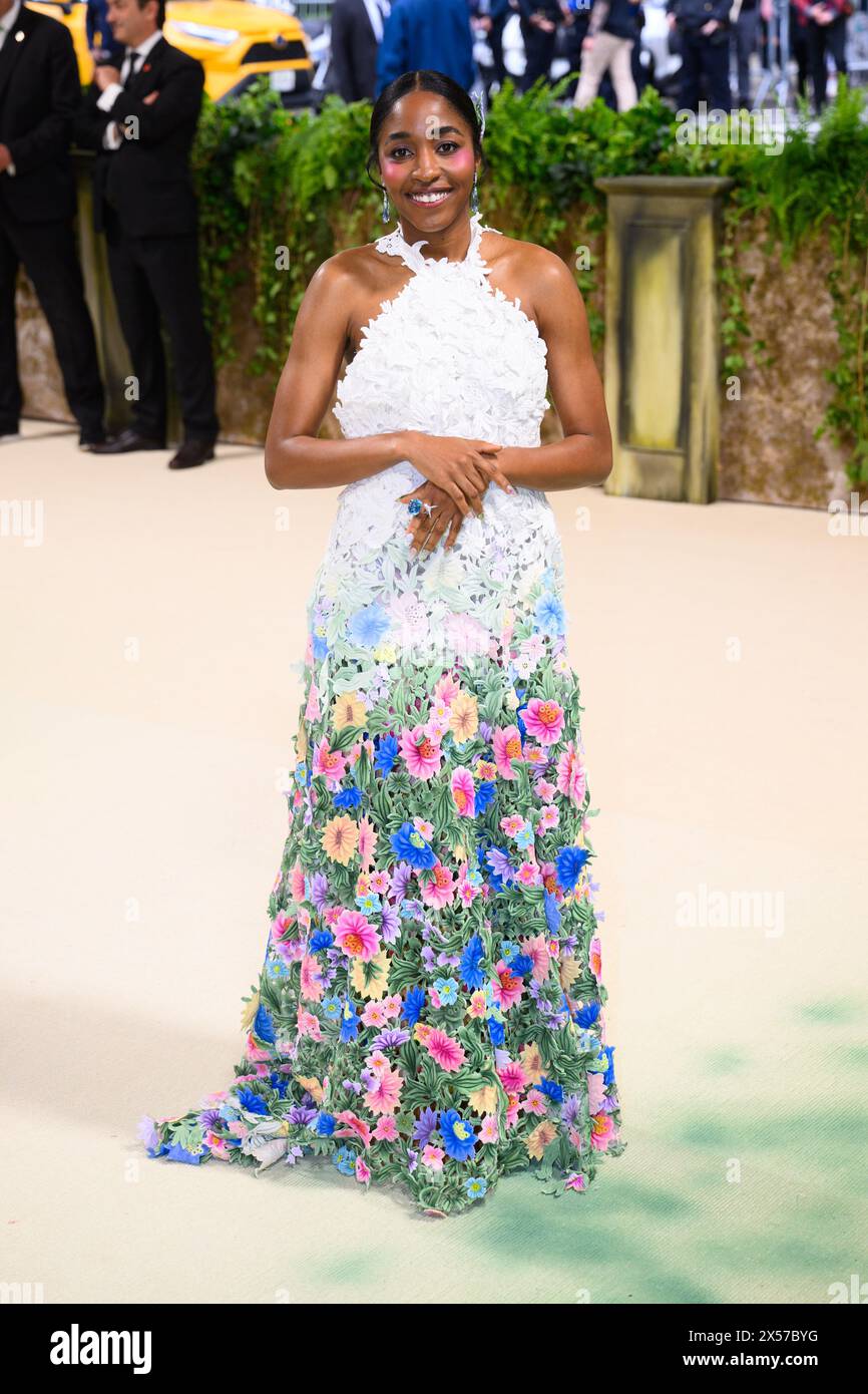 Ayo edebiri met gala hi-res stock photography and images - Alamy