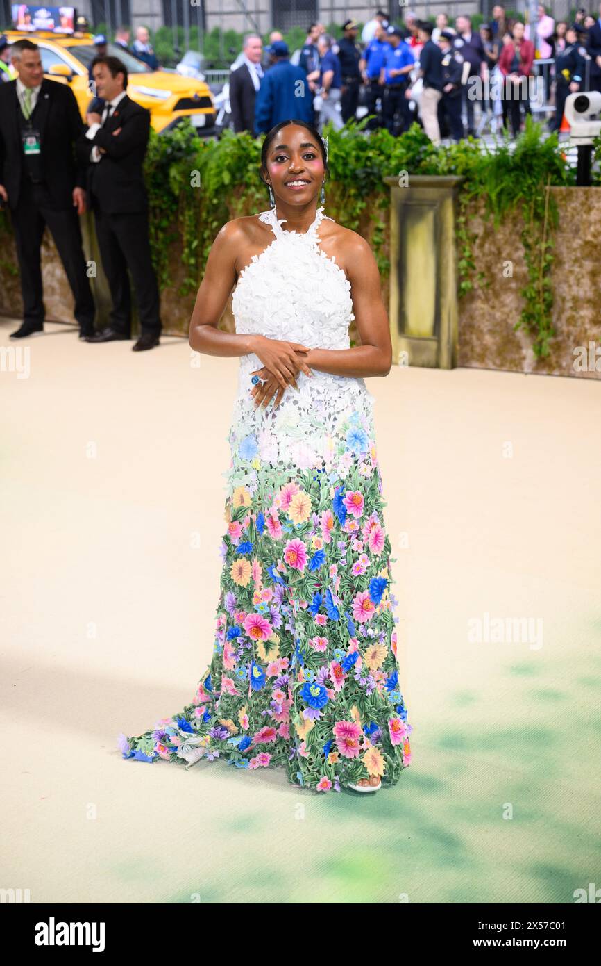 Ayo edebiri met gala hi-res stock photography and images - Alamy