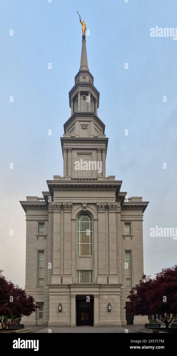 The Mormon temple at 18th and Vine Streets in Philadelphia Stock Photo ...
