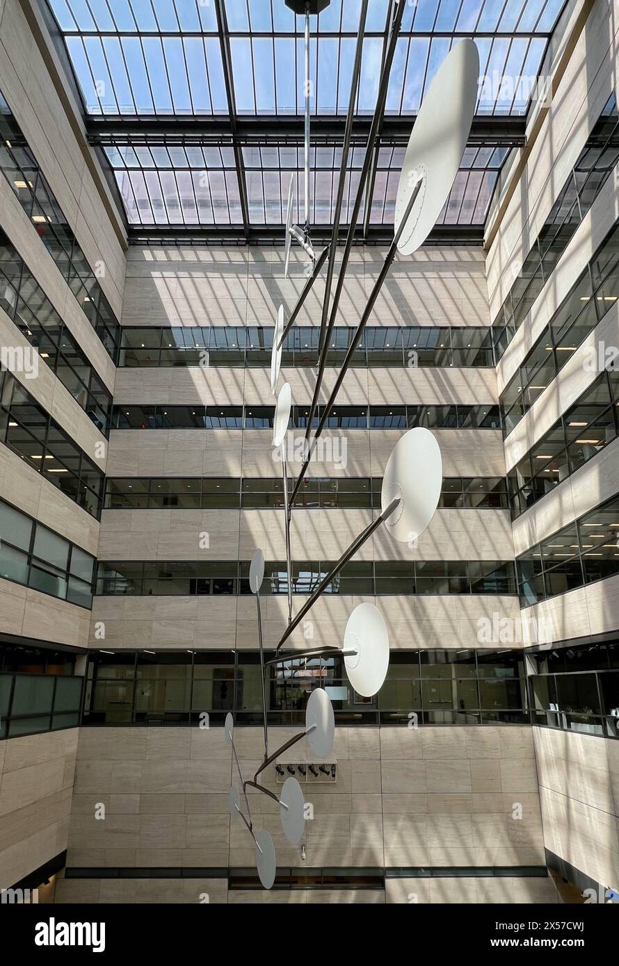 Artwork of alexander calder hi-res stock photography and images - Alamy