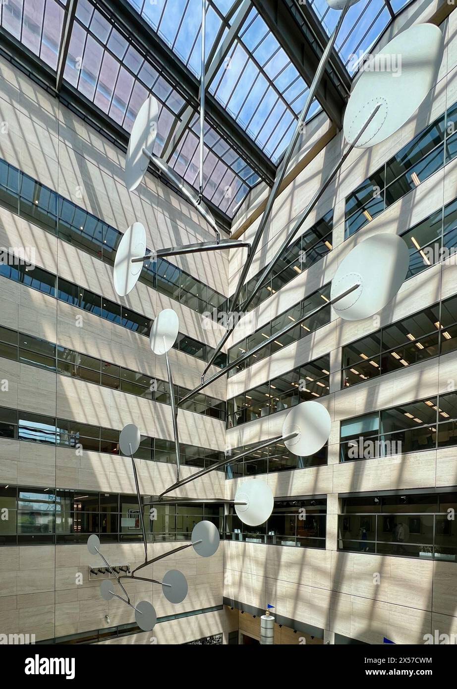 Artwork of alexander calder hi-res stock photography and images - Alamy