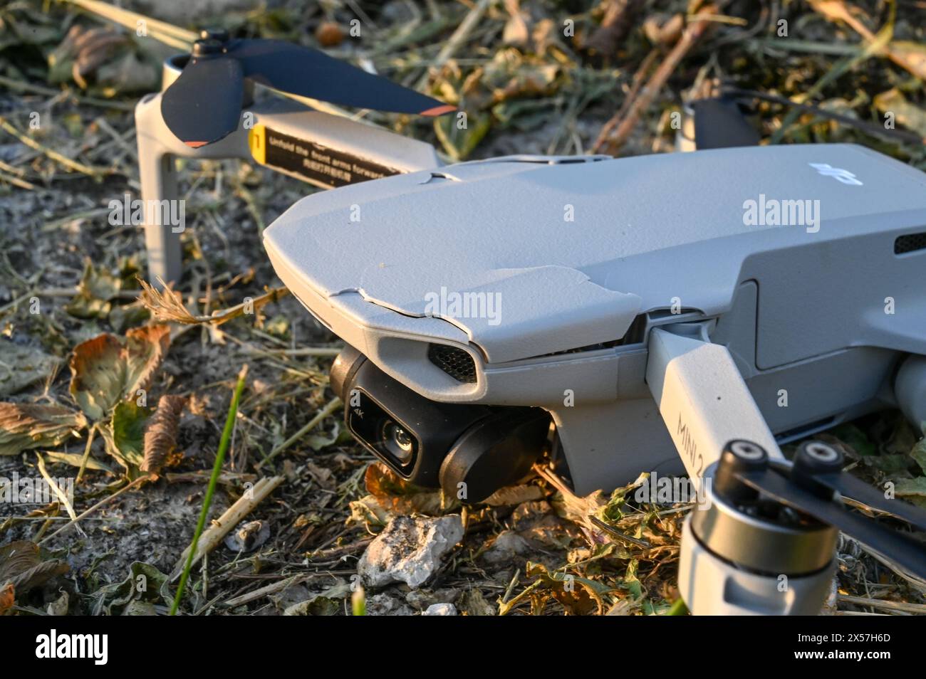 Broken arms hi-res stock photography and images - Alamy