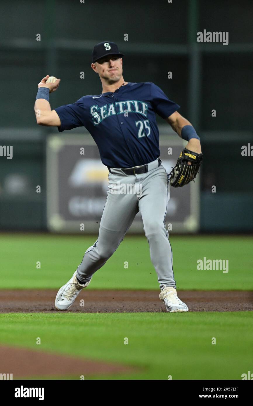 Seattle Mariners shortstop Dylan Moore (25) gets the out in the bottom ...