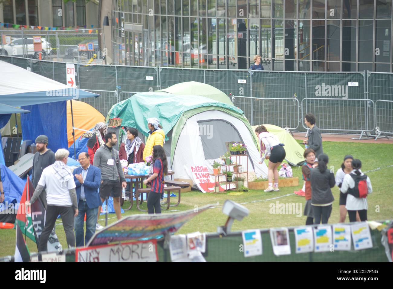 Studentprotests hi-res stock photography and images - Alamy