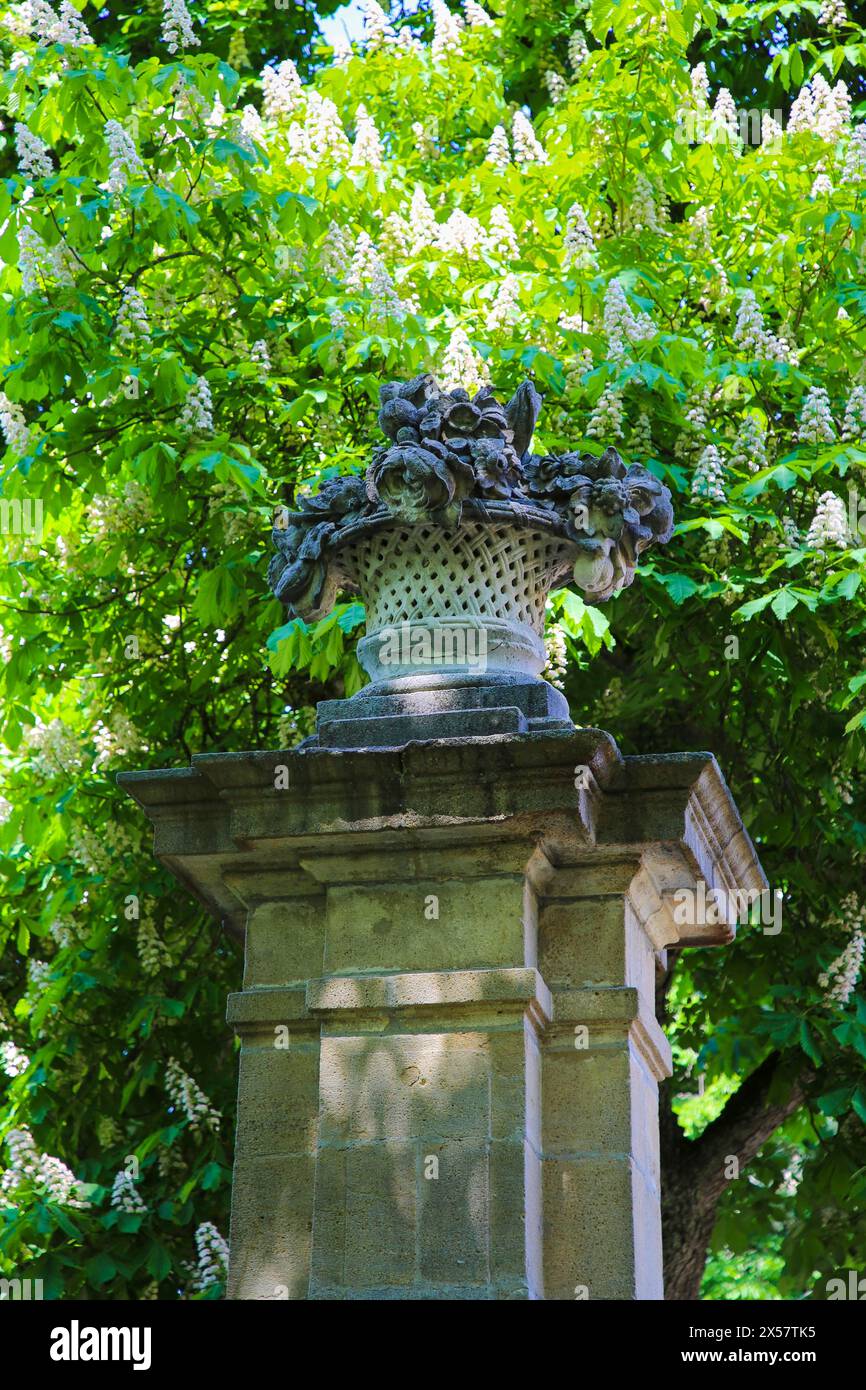 Grafeneck Castle, pillar, stone column with sculpture, basket with ...