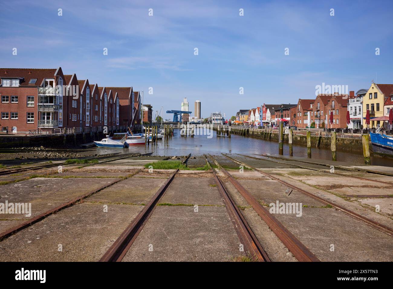 Old shipyard hi-res stock photography and images - Alamy