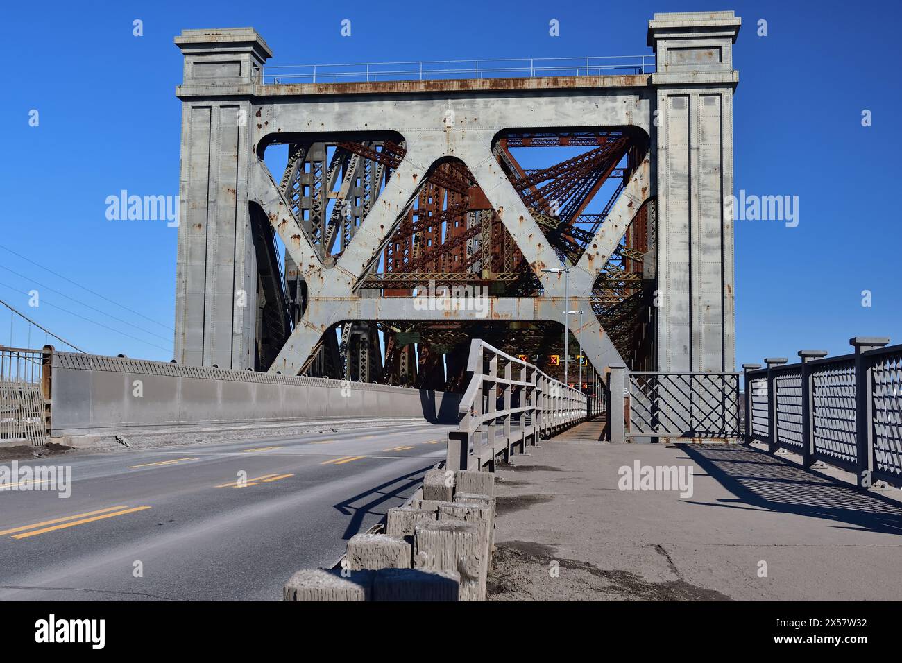 The Quebec Bridge entry arch on Levis end. Between Levis and Saint-Foy ...