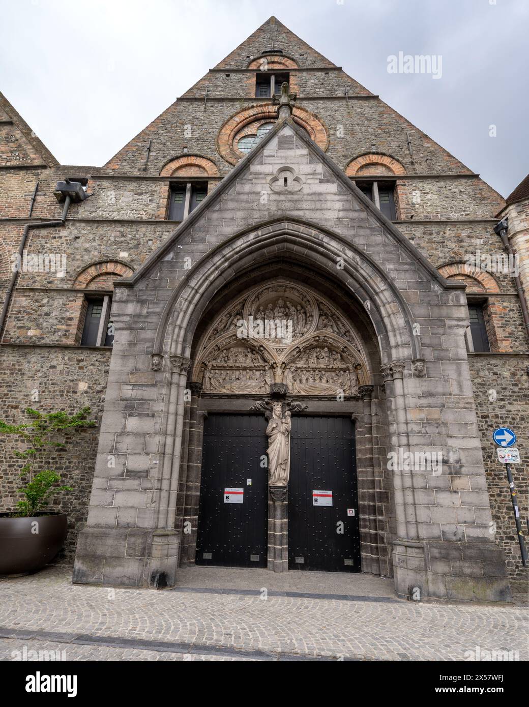 Brugge museum hi-res stock photography and images - Alamy