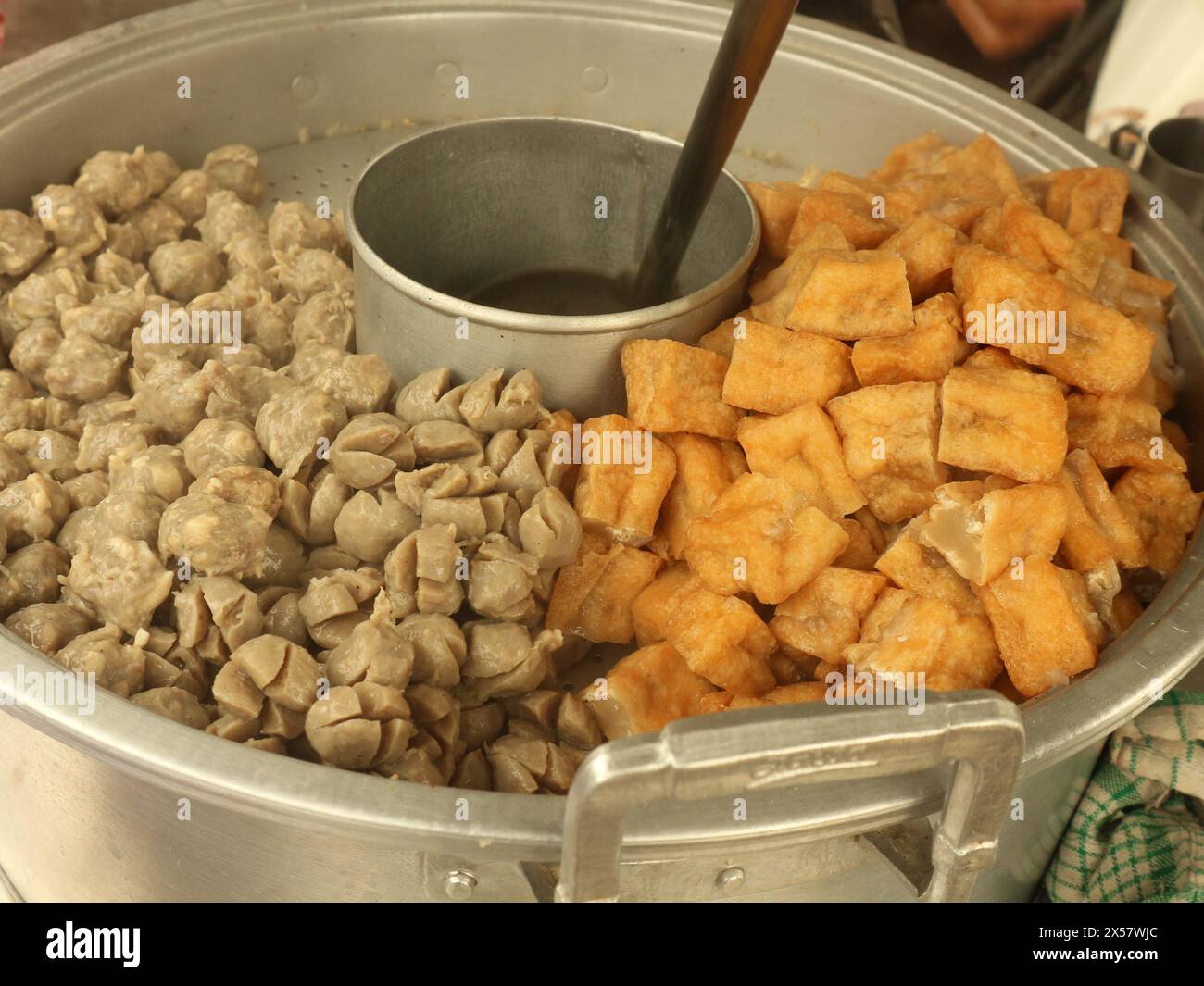 Tofu meatballs hi-res stock photography and images - Alamy