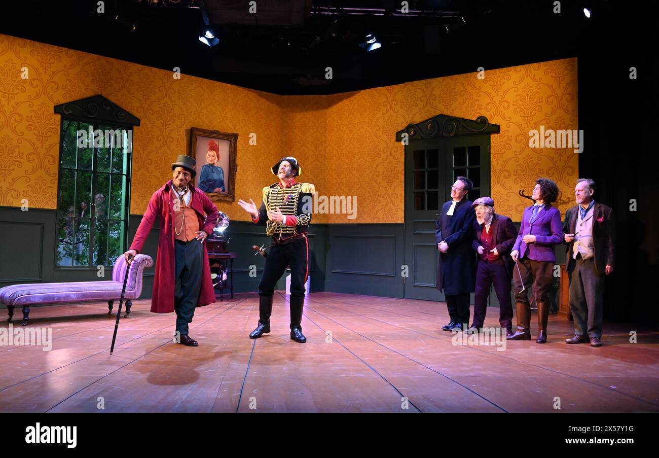 A comedy about hypocrites, hysterics and hustlers. Starring Kiell Smith ...