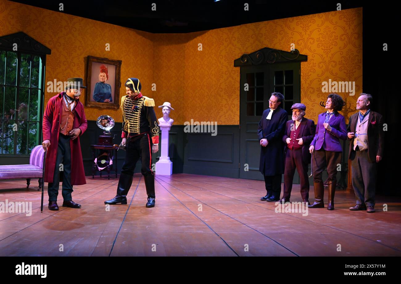 A comedy about hypocrites, hysterics and hustlers. Starring Kiell Smith ...