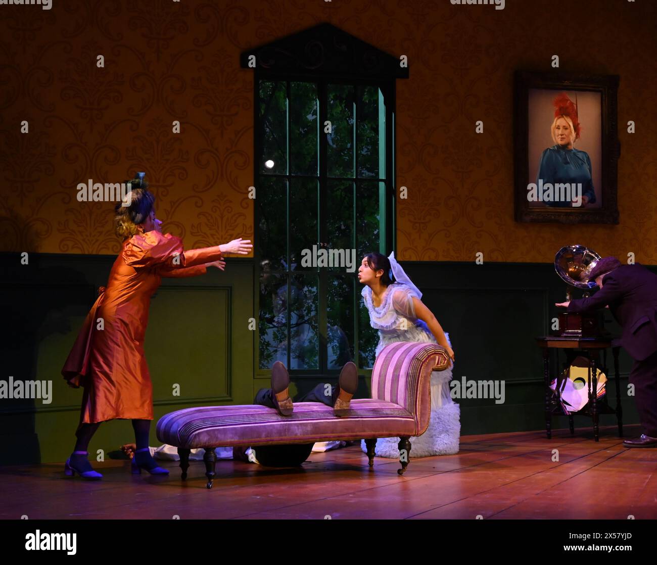 A comedy about hypocrites, hysterics and hustlers. Starring Kiell Smith ...