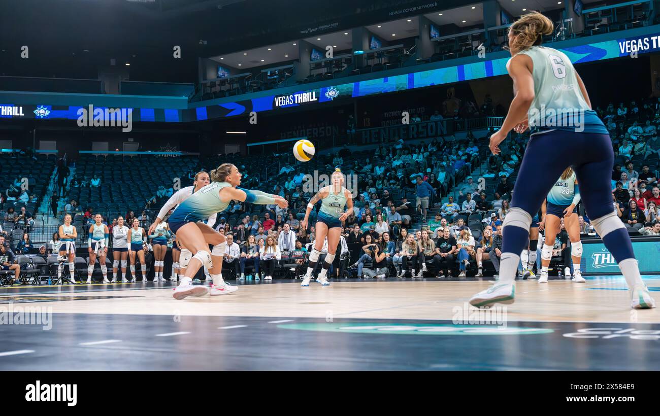 Vegas Thrill player receiving the ball Stock Photo - Alamy