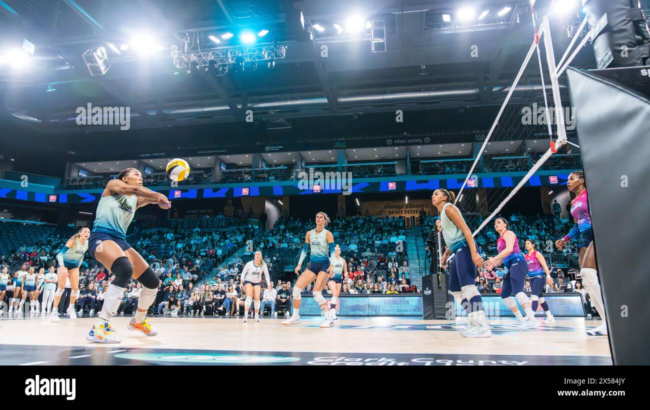 Vegas Thrill player receiving the ball Stock Photo - Alamy