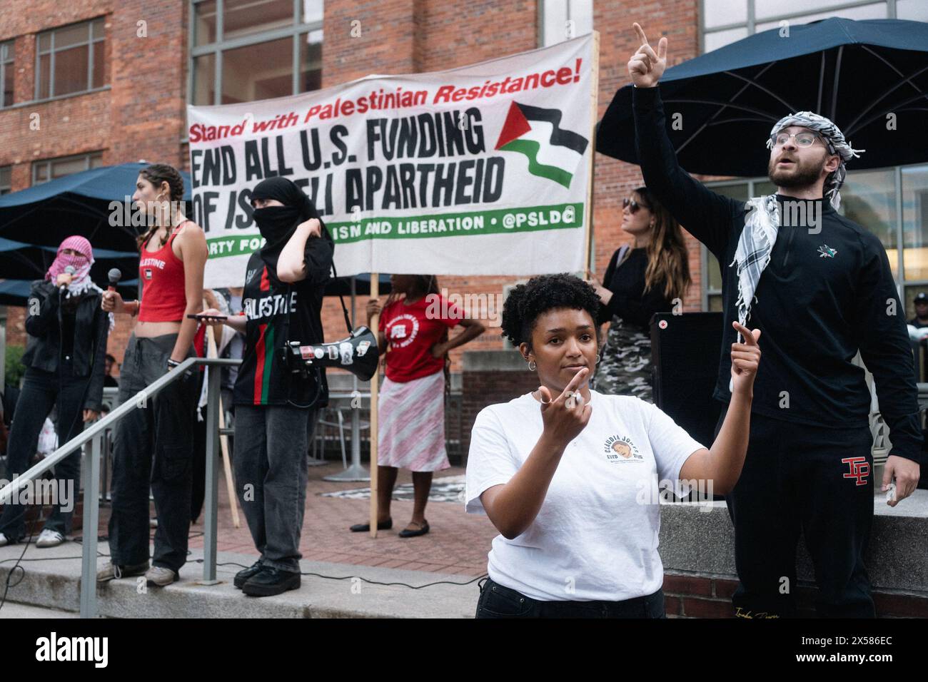 Washington, United States. 07th May, 2024. Students showed sign ...