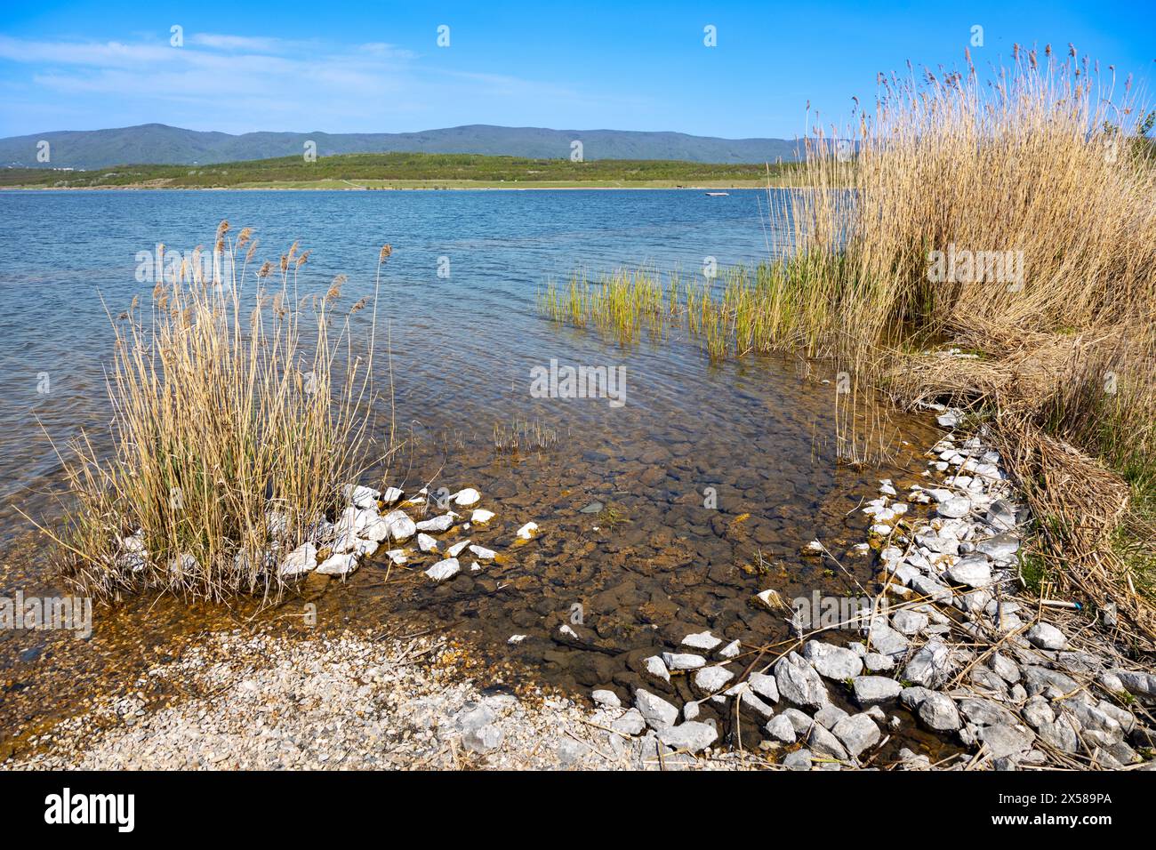 Revitalizované jezero Milada, Chabařovice, Ústí nad Labem, Severní ...