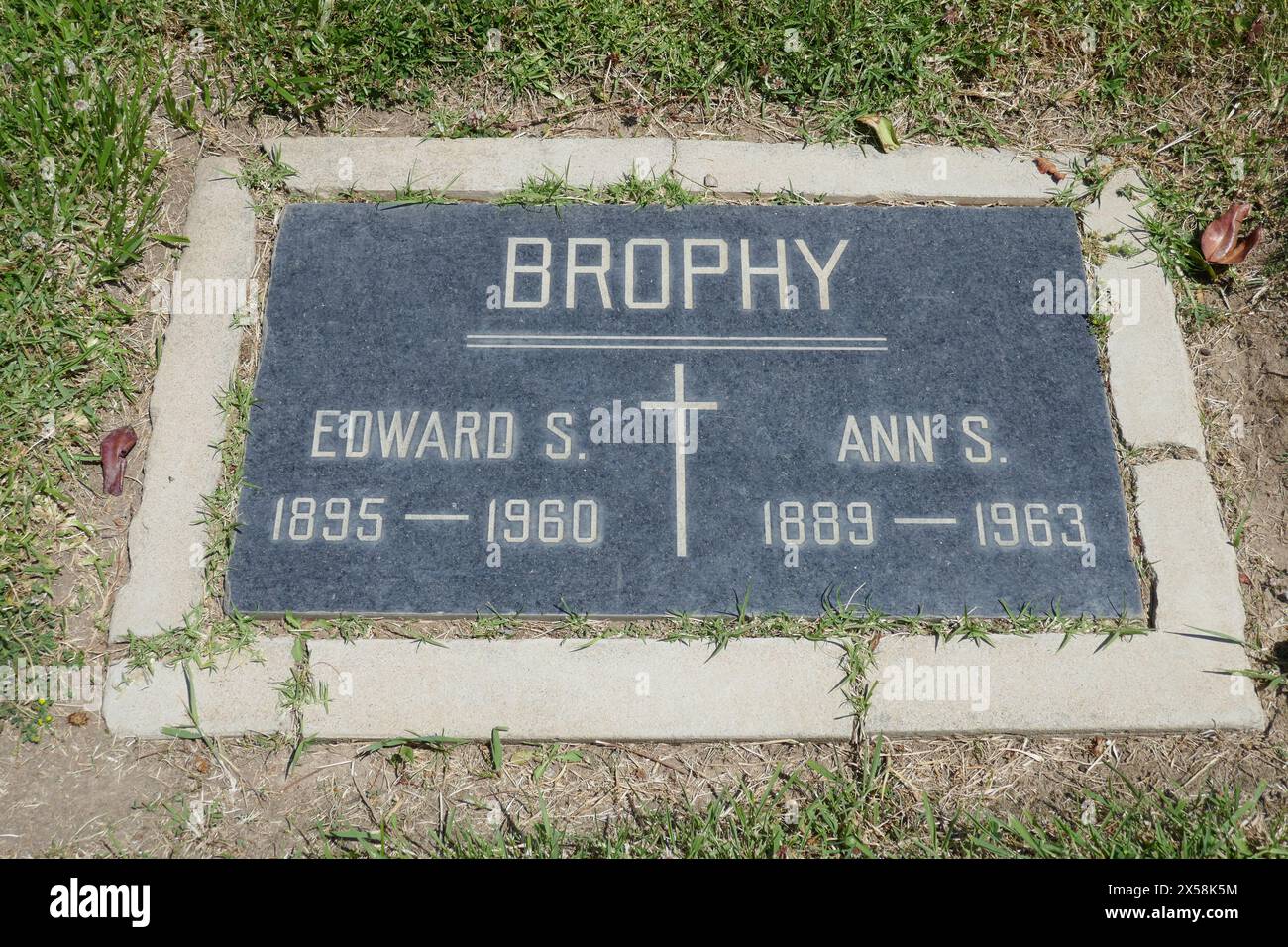 Santa Monica, California, USA 6th May 2024 Actor Edward S. Brophy Grave ...