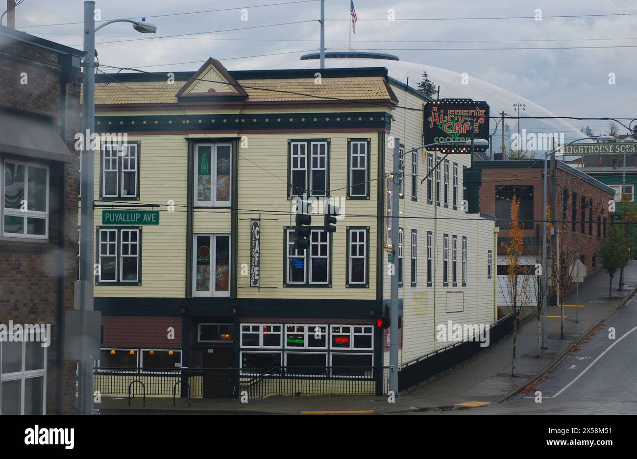 Freighthouse square hi-res stock photography and images - Alamy