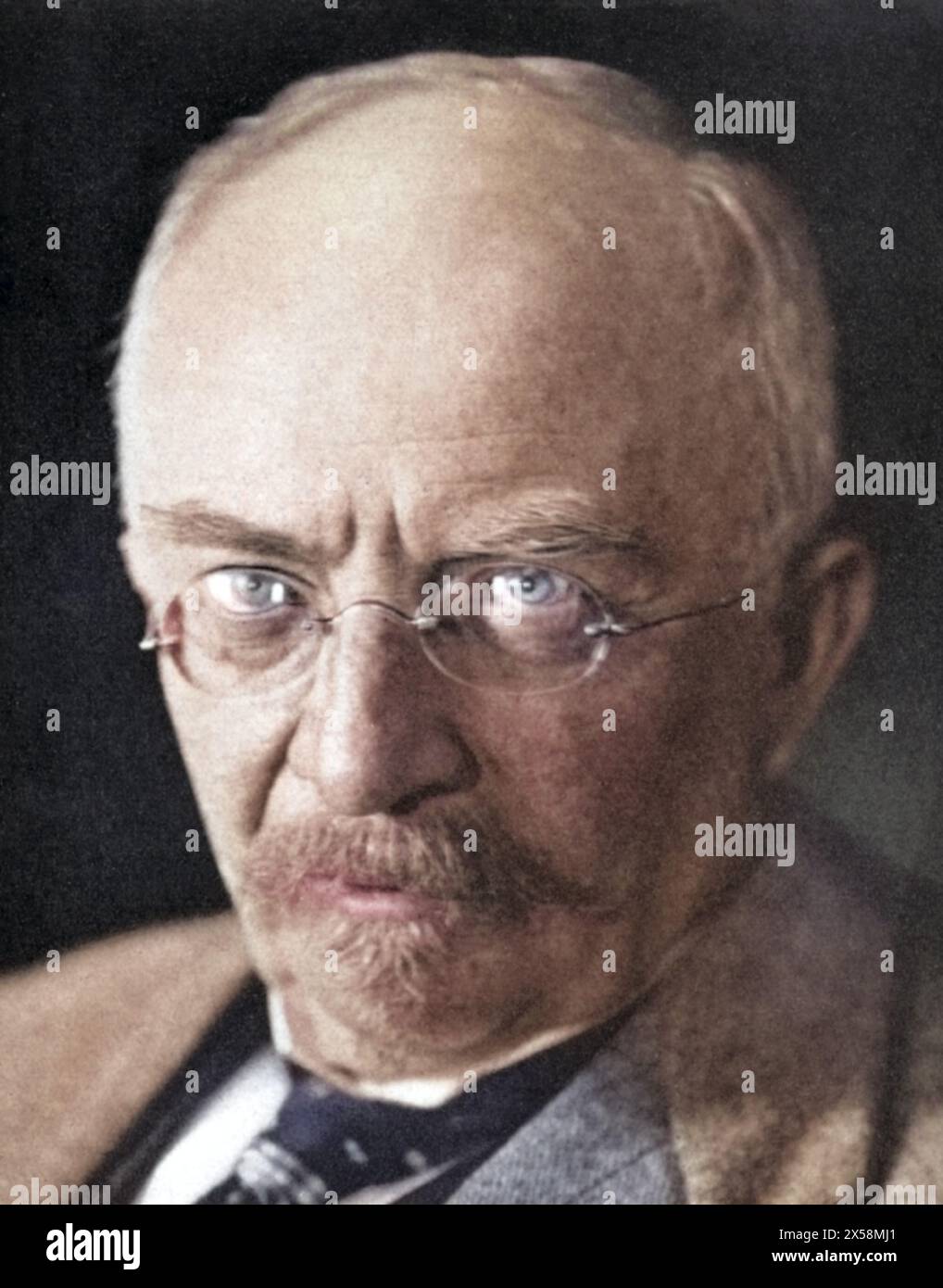 Portrait photo circa hi-res stock photography and images - Alamy