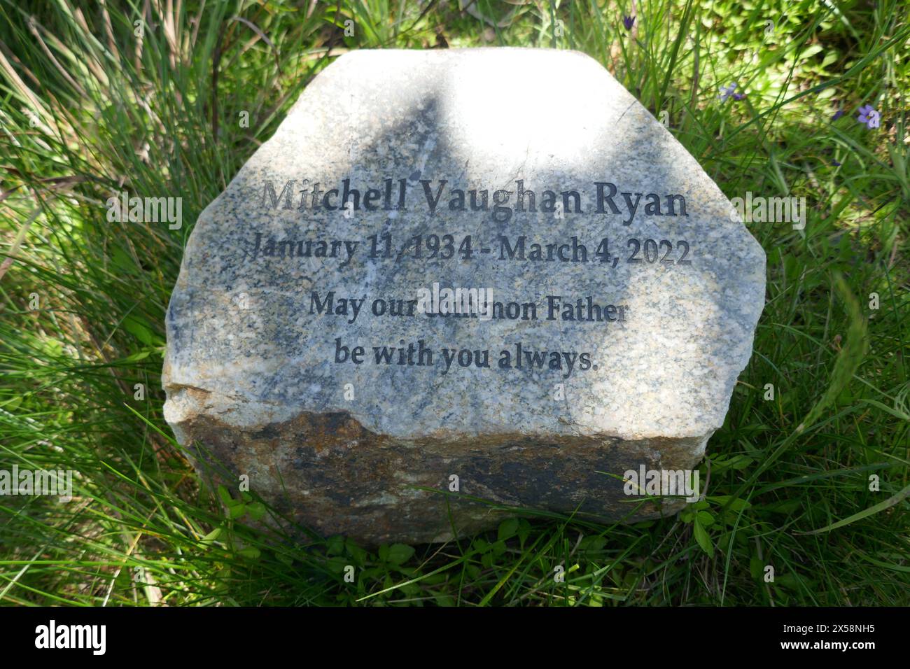 Santa Monica, California, USA 6th May 2024 Actor Mitchell Ryan Grave ...