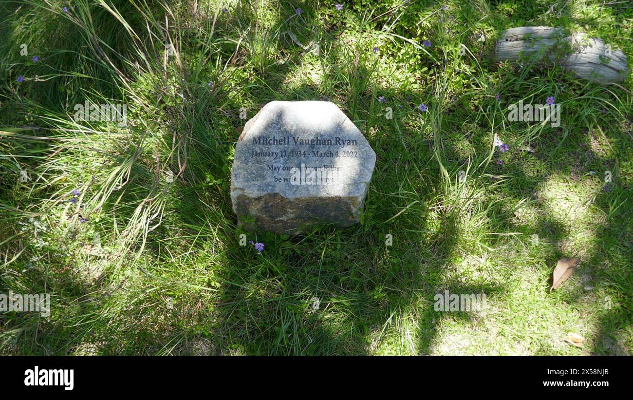 Santa Monica, California, USA 6th May 2024 Actor Mitchell Ryan Grave ...