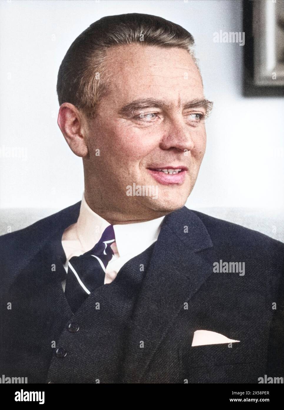 Portrait suit tie vest hi-res stock photography and images - Alamy