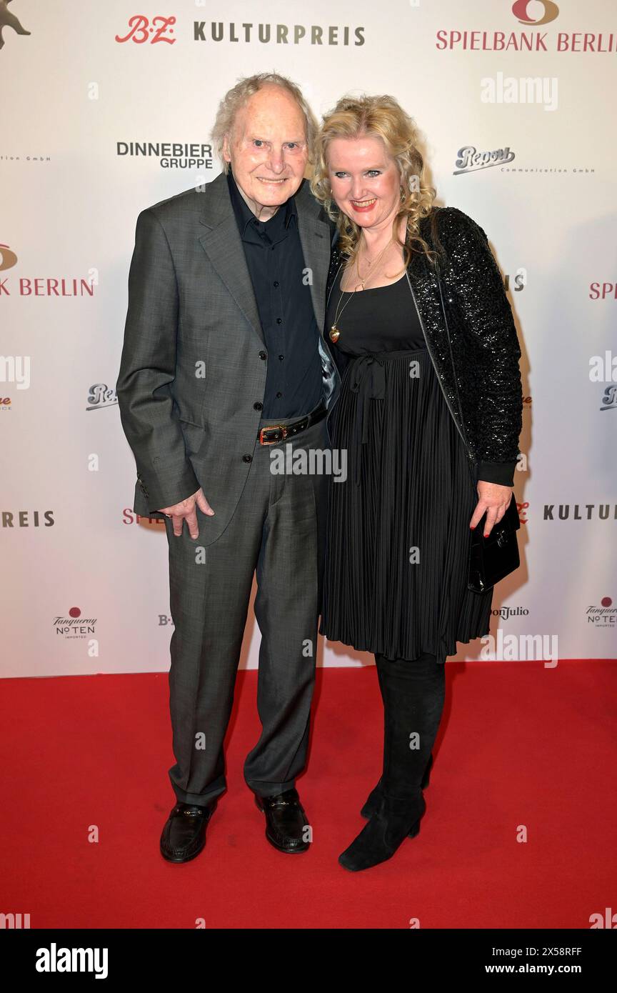 Paul von Schell mit Ehefrau Gabriele Runge bei der Verleihung des 30. B.Z. Kulturpreises 2024 im ...