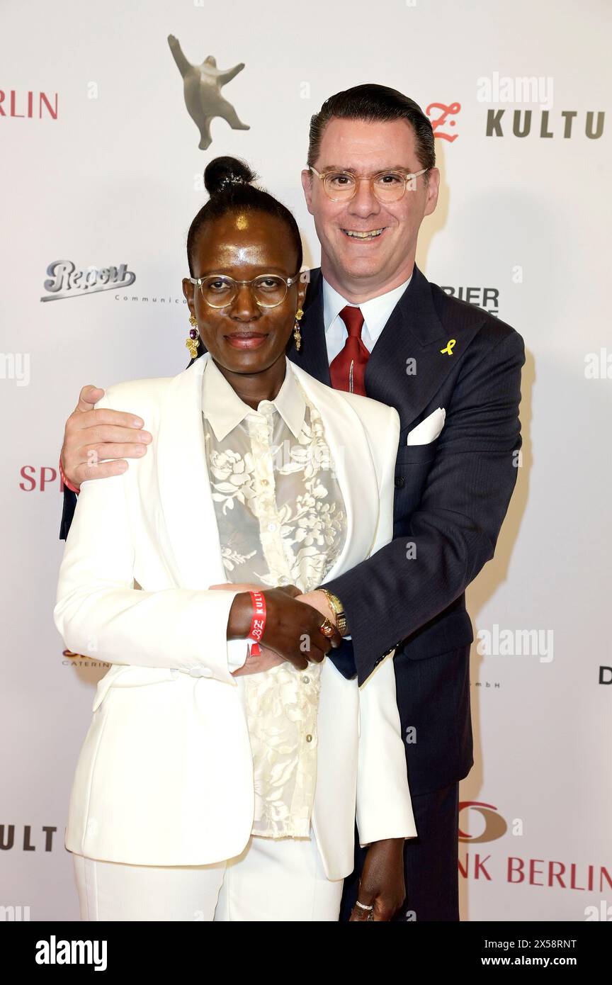 Andrej Hermlin mit Ehefrau Joyce bei der Verleihung des 30. B.Z ...