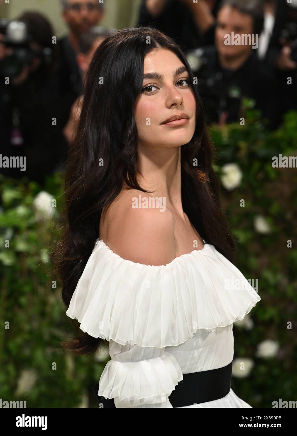 New York Usa May 6th 2024 Camila Morrone Arriving At The Met Gala