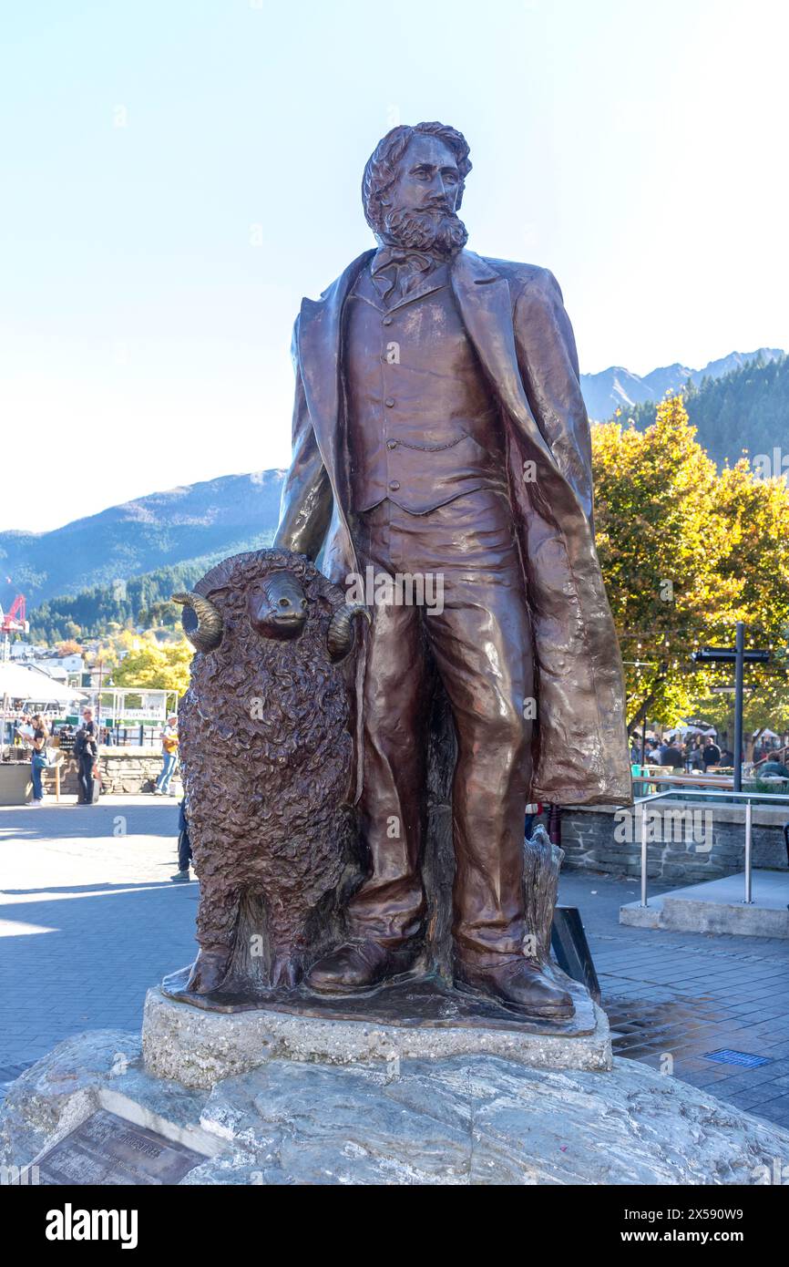Statue of William Gilbert Rees (Founder of Queenstown), Marine Parade ...