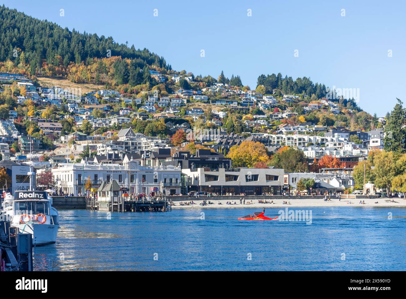 Queenstown Bay Beach and Main Town Pier, Queenstown, Otago, South ...