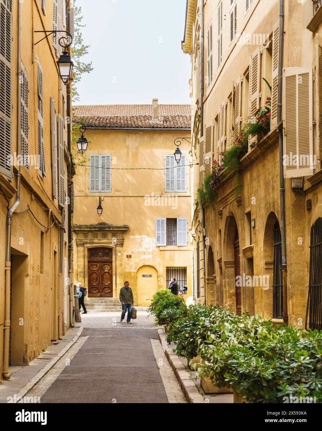 Beautiful traditional French architecture in Aix en Provence, France ...