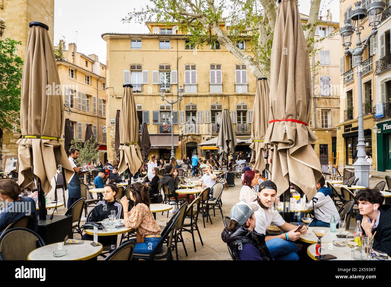 Traditional outdoor French cafe scene in Aix en Provence, France Stock ...