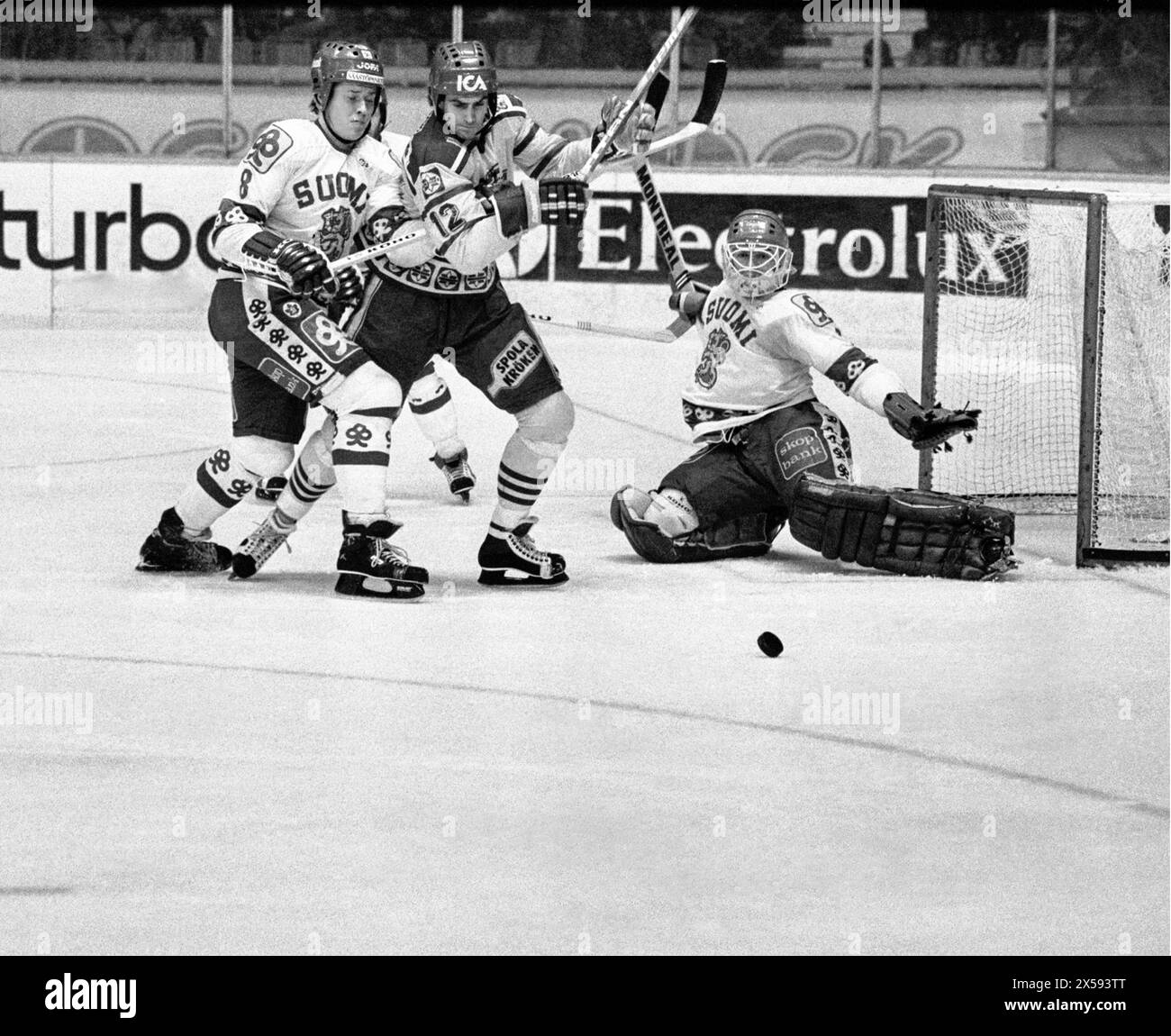 SWEDEN-FINLAND World Championship in Ice hockey 1981Tapio Levo stops ...