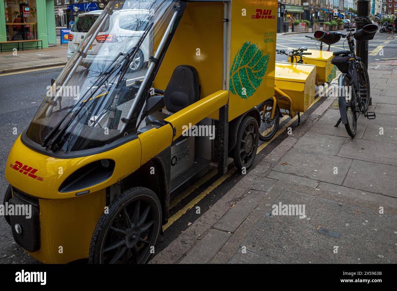 Dhl last mile delivery london hi-res stock photography and images - Alamy