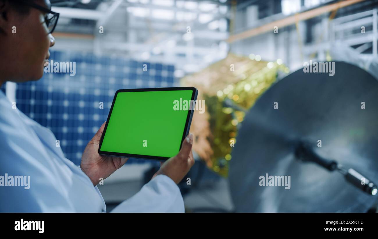 Black female aerospace engineer hi-res stock photography and images - Alamy