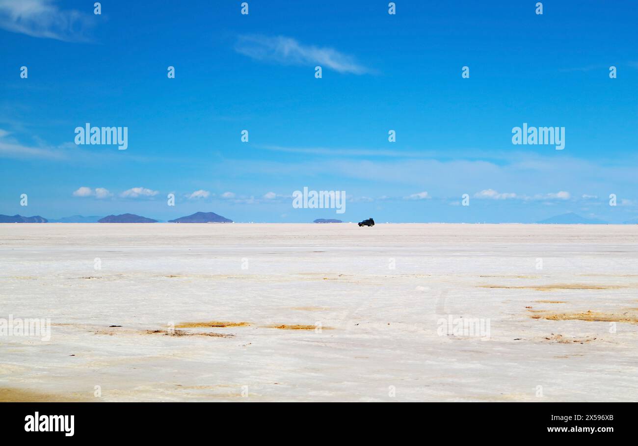Van Parking on the Immense Salt Pan of Salar de Uyuni, Bolivia, South ...