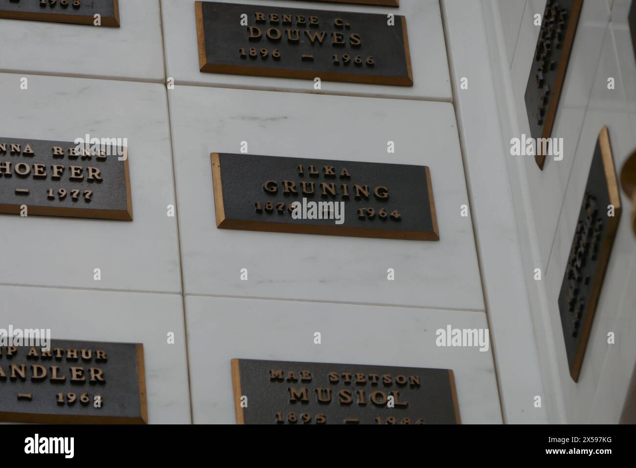 Santa Monica, California, USA 6th May 2024 Actress Ilya Gruning Grave ...