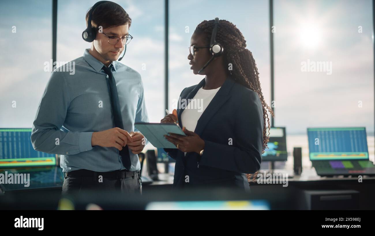 Atc radar screen hi-res stock photography and images - Alamy