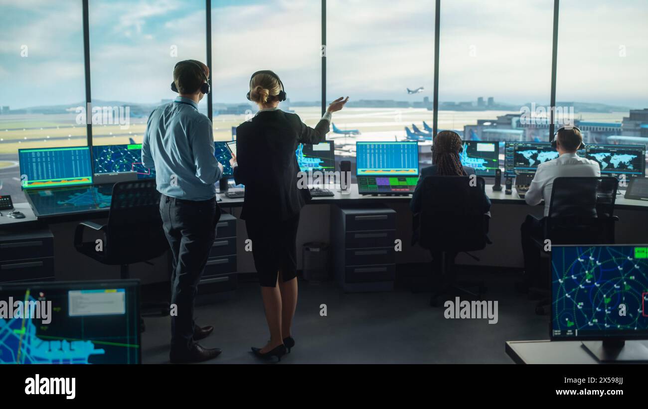 Air traffic control tower screens hi-res stock photography and images ...